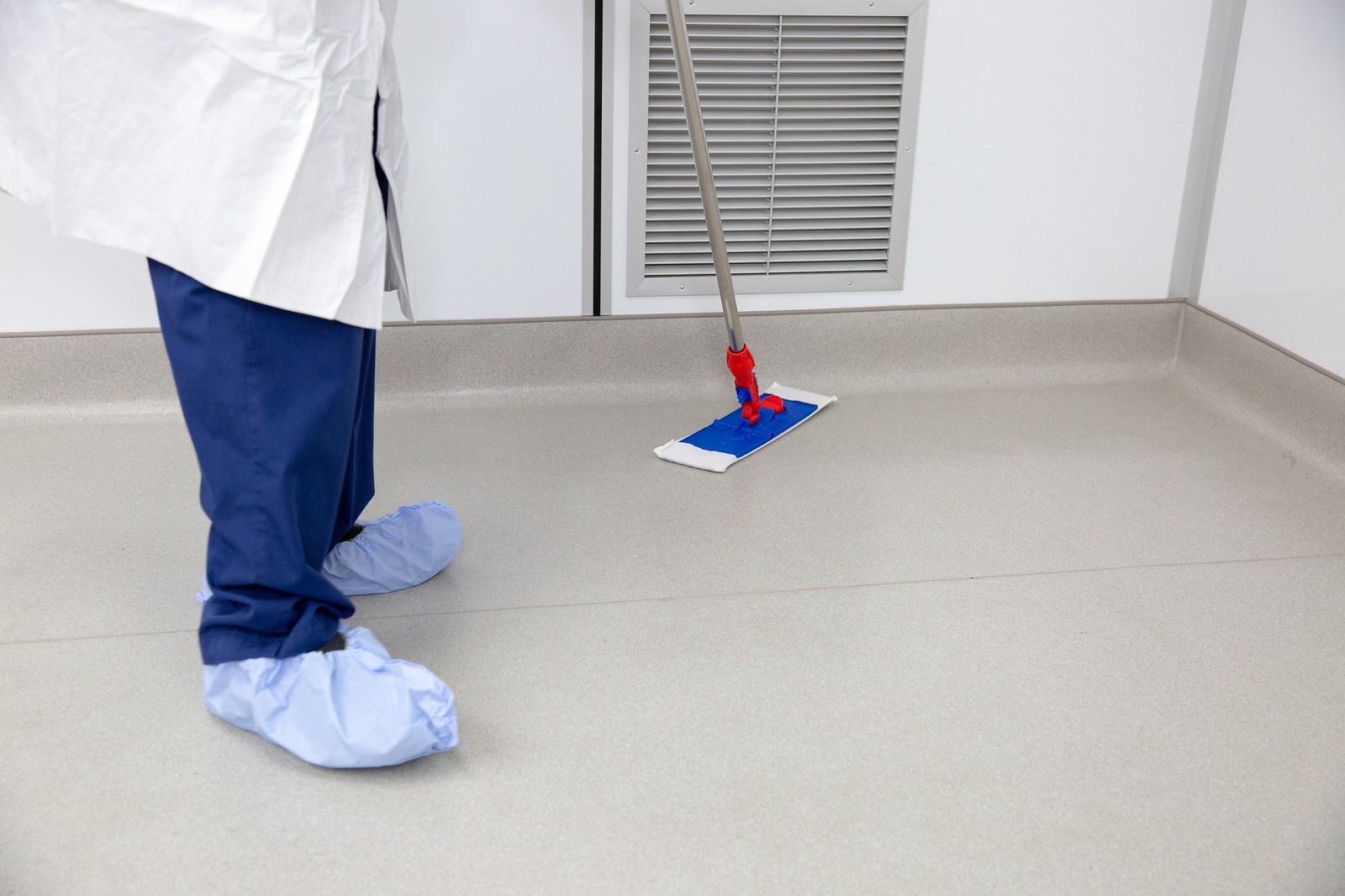 Contec® MicroCinch™ Mop